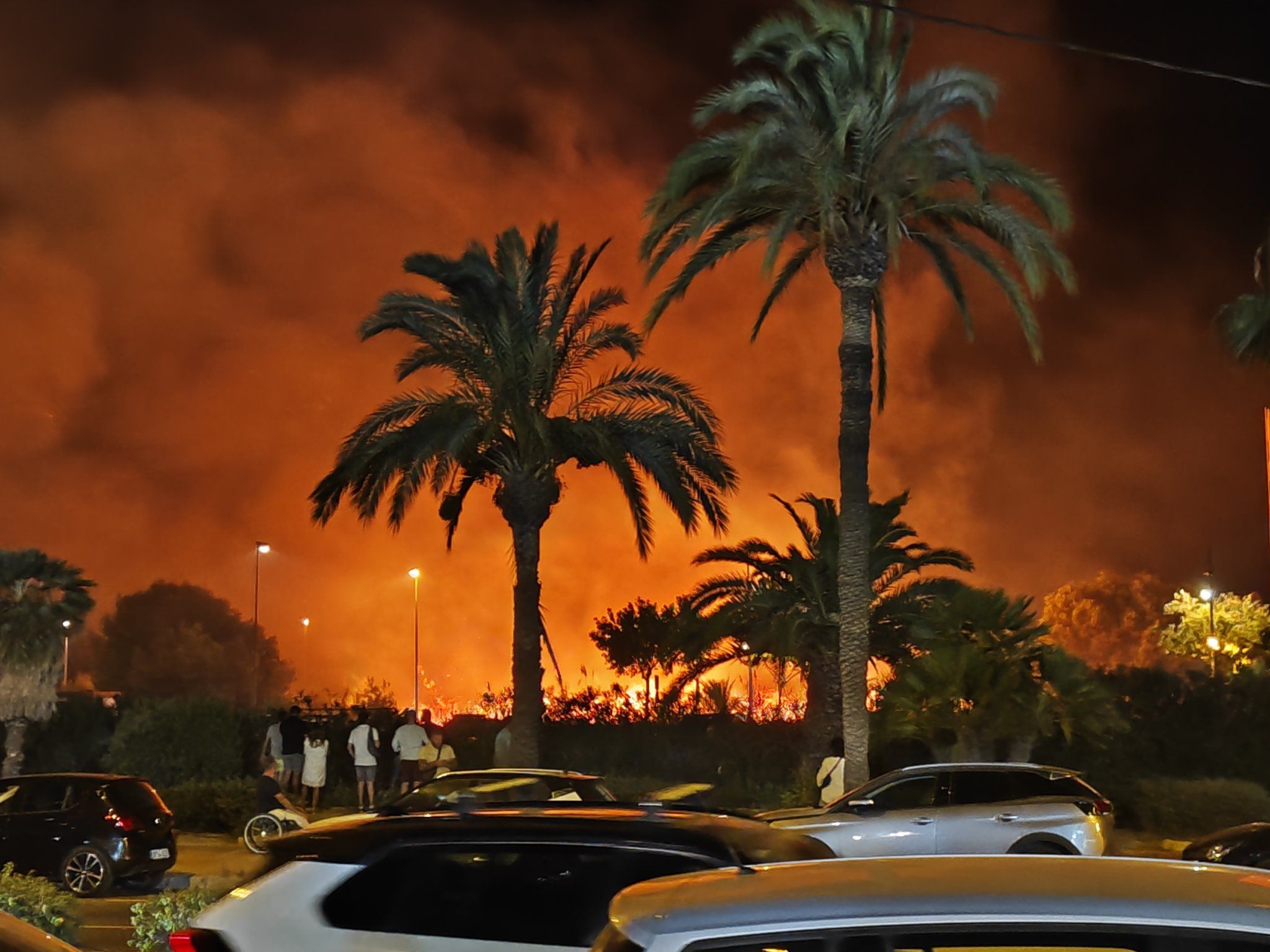El incendio provocado por el castillo de fuegos artificiales de Calp no ...