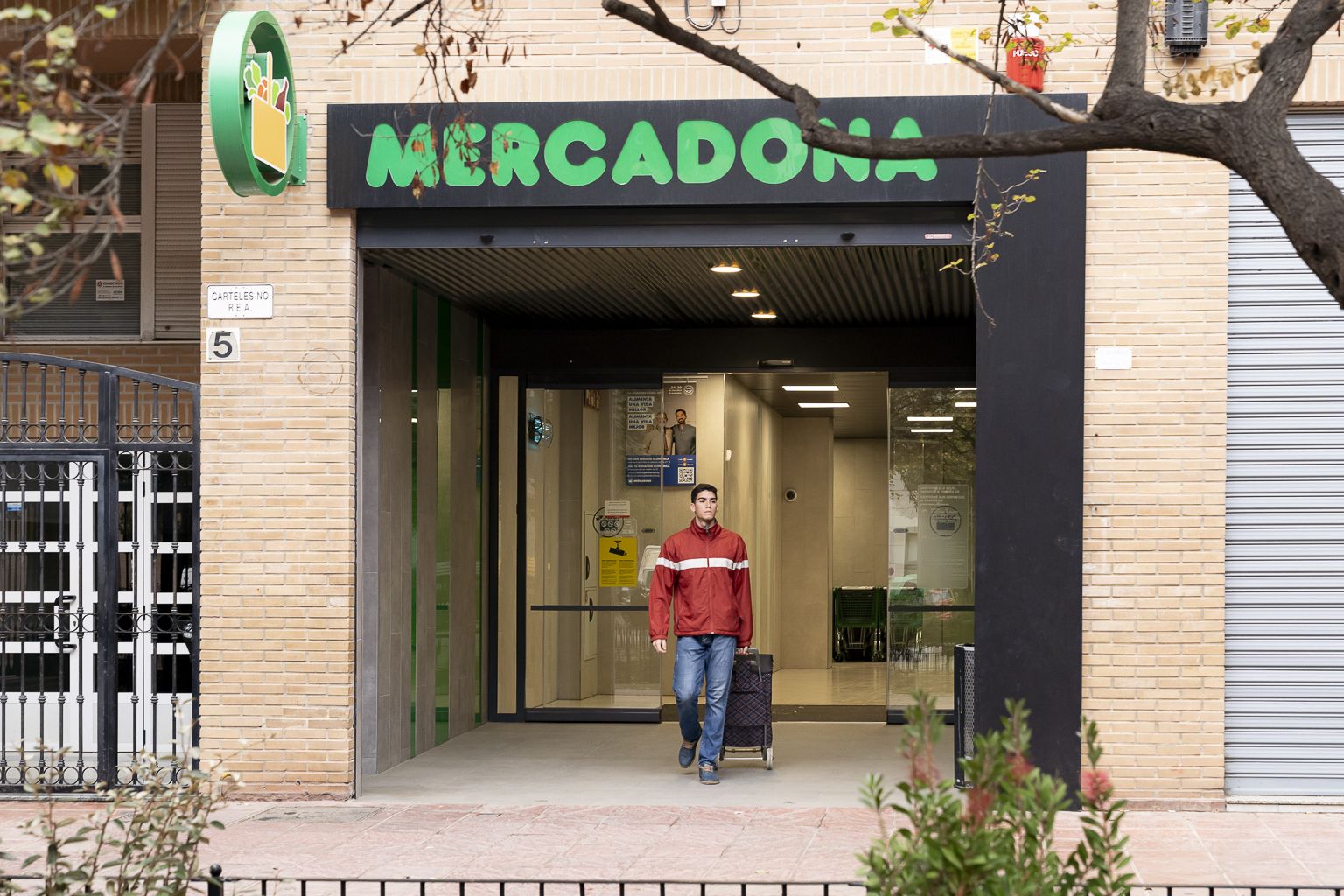 ¿Abren los supermercados y centros comerciales en Alicante mañana 6 de diciembre?